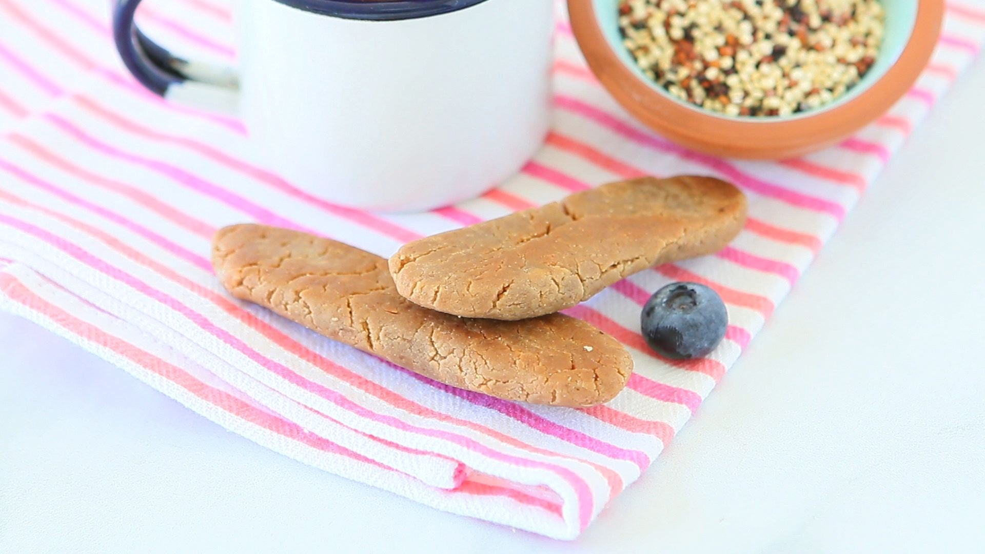 Quinoa Blueberry Teething Cookies GF +6M | Buona Pappa