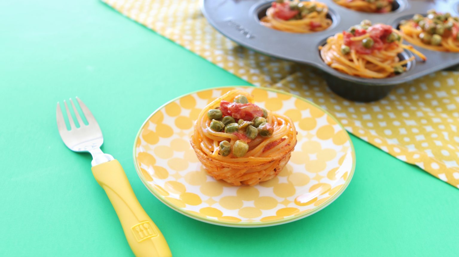 Spaghetti Muffins with Sweet Peas and Tomatoes | Buona Pappa