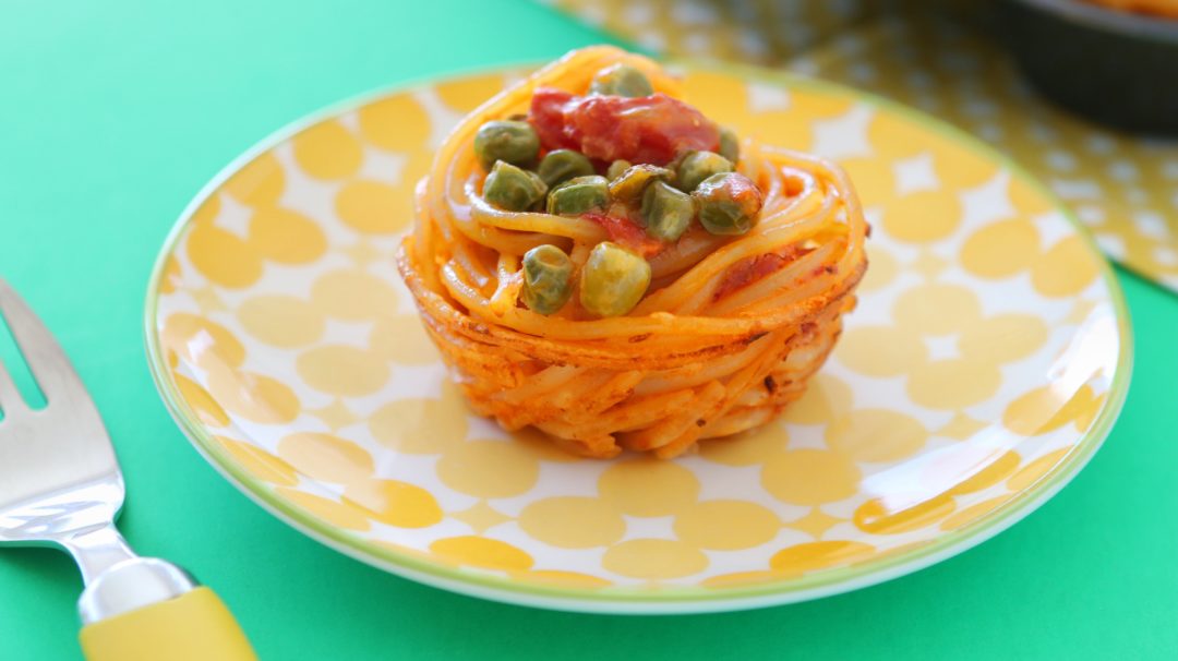 Spaghetti Muffins with Sweet Peas and Tomatoes | Buona Pappa